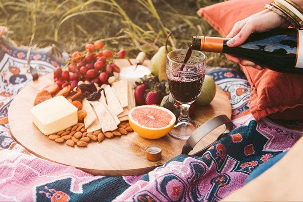 How to Throw The Perfect Boho Picnic Party? – Hendeer