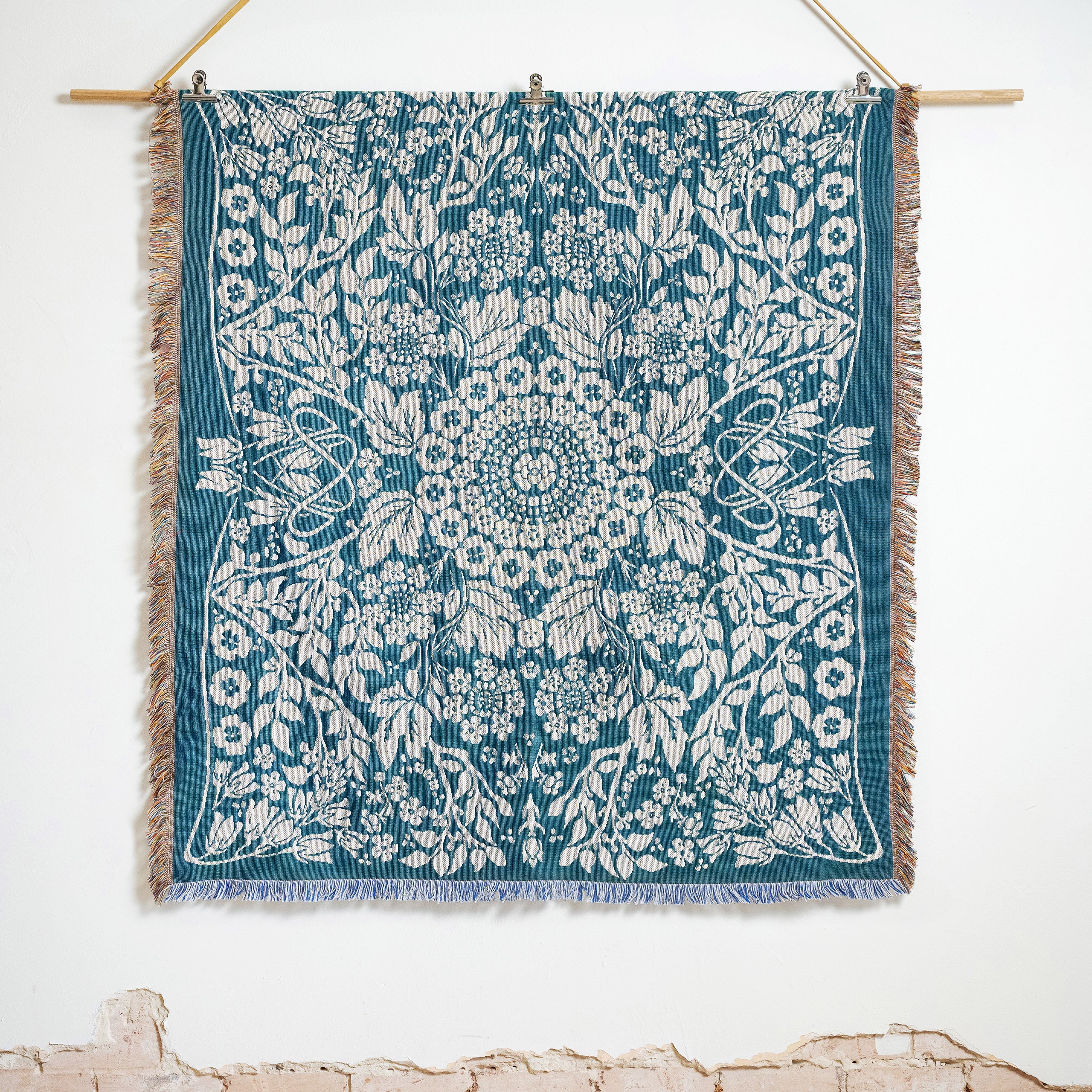 Across the Universe Woven Cotton Throw Rug Picnic Blanket – Hendeer